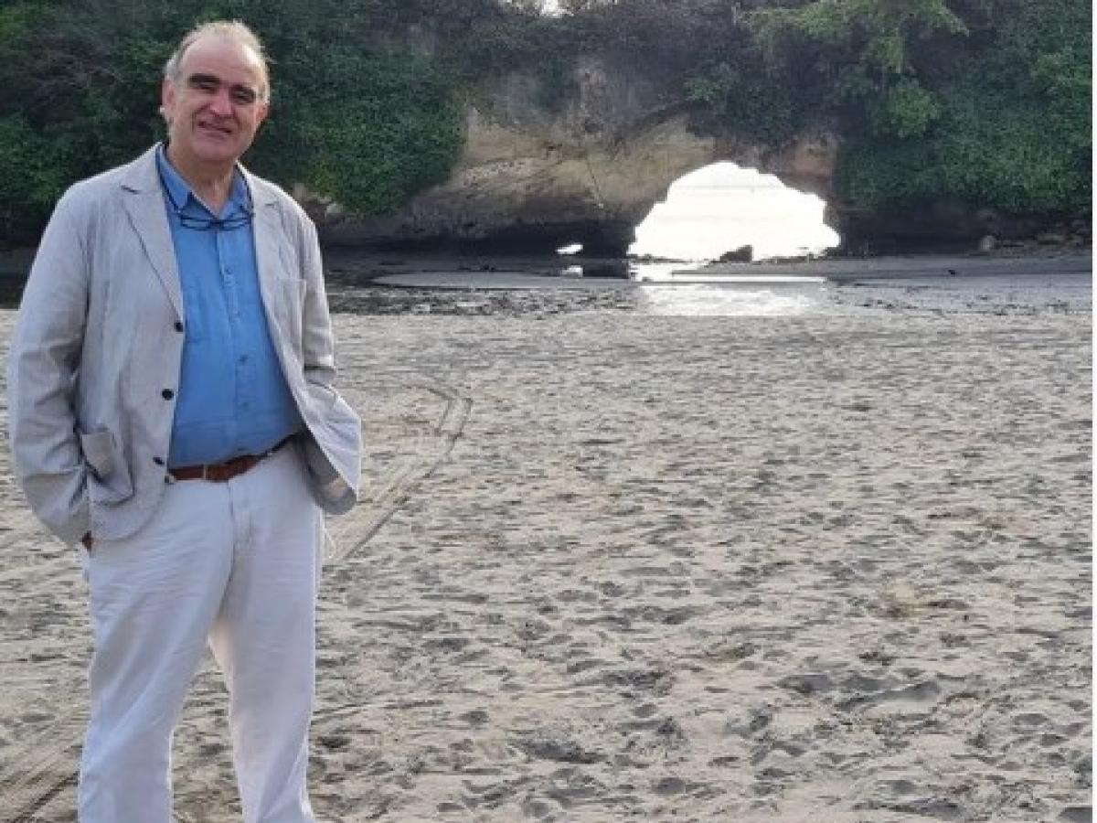 Margarita da la nota con Fidel Cano Correa.